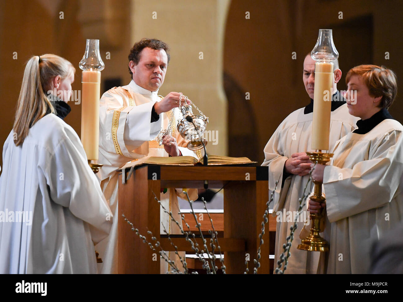 27 March 2018, Germany, Erfurt: An oil consecration mass taking place ...