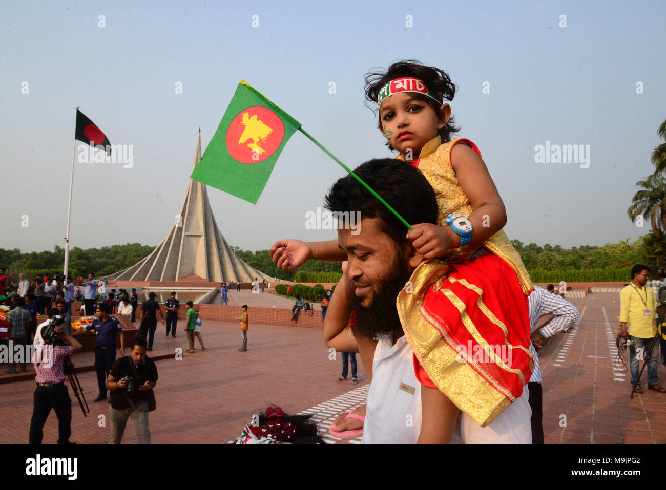 Dhaka, Bangladesh. 26th March, 2018. Bangladeshi people gather with ...