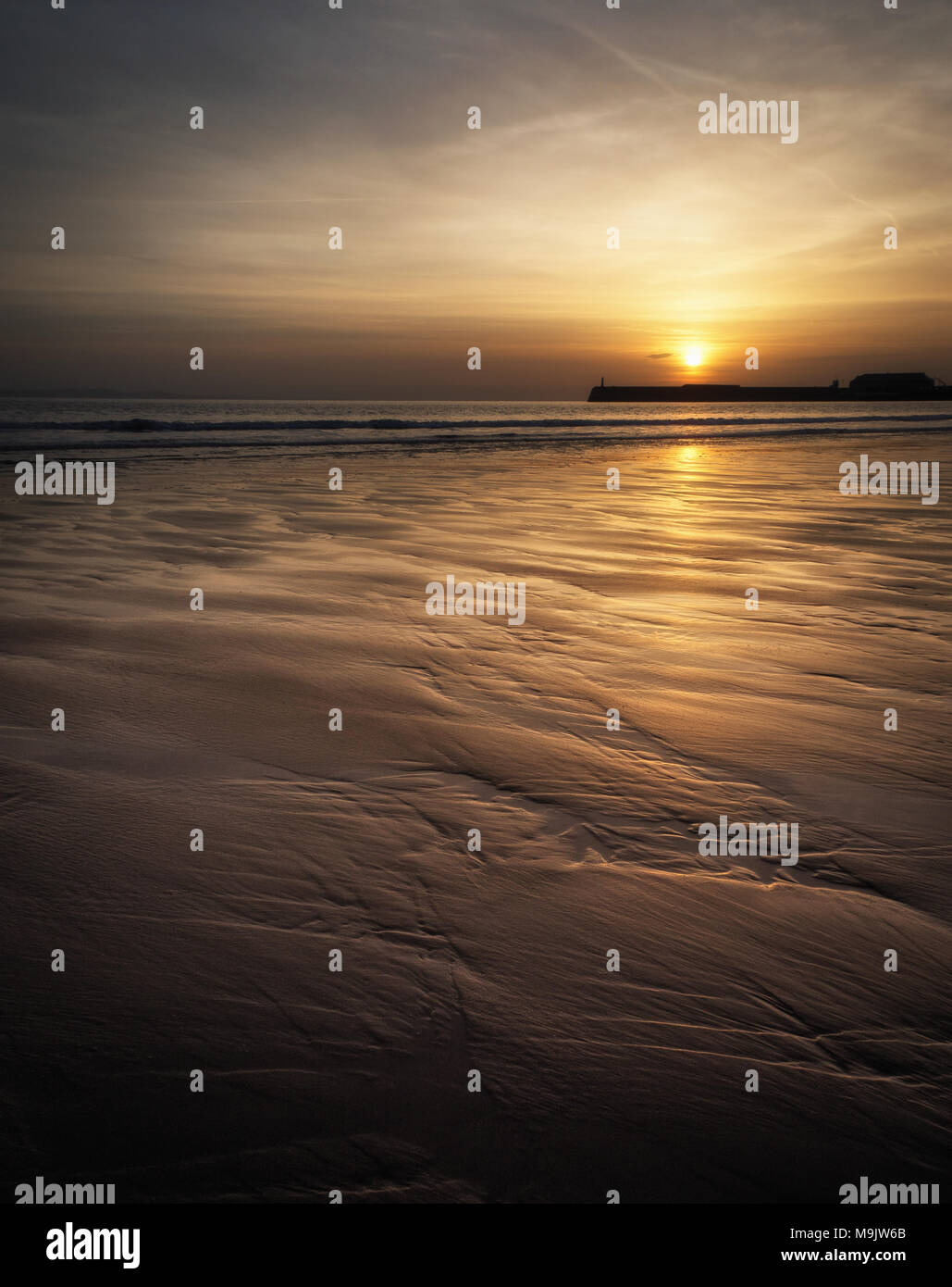 Rest bay, porthcawl sunset hi-res stock photography and images - Alamy
