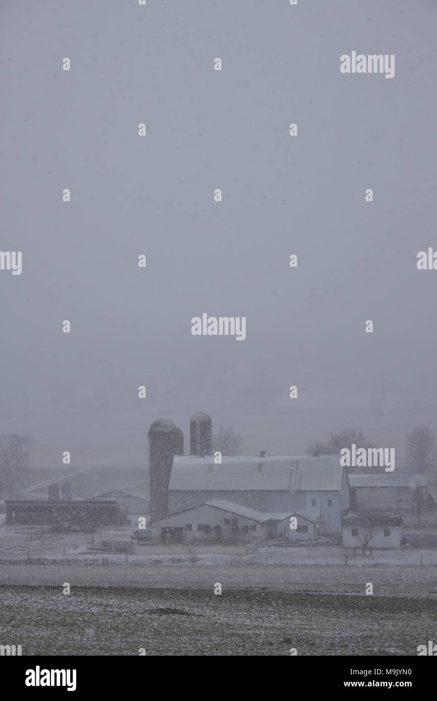 Farm in late winter snow, Amish Country, Lancaster, Pennsylvania, USA ...
