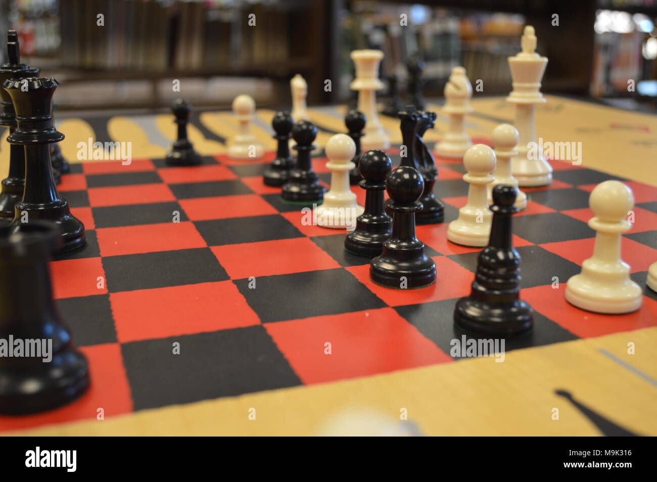 Chess game red black and white hi-res stock photography and images - Alamy