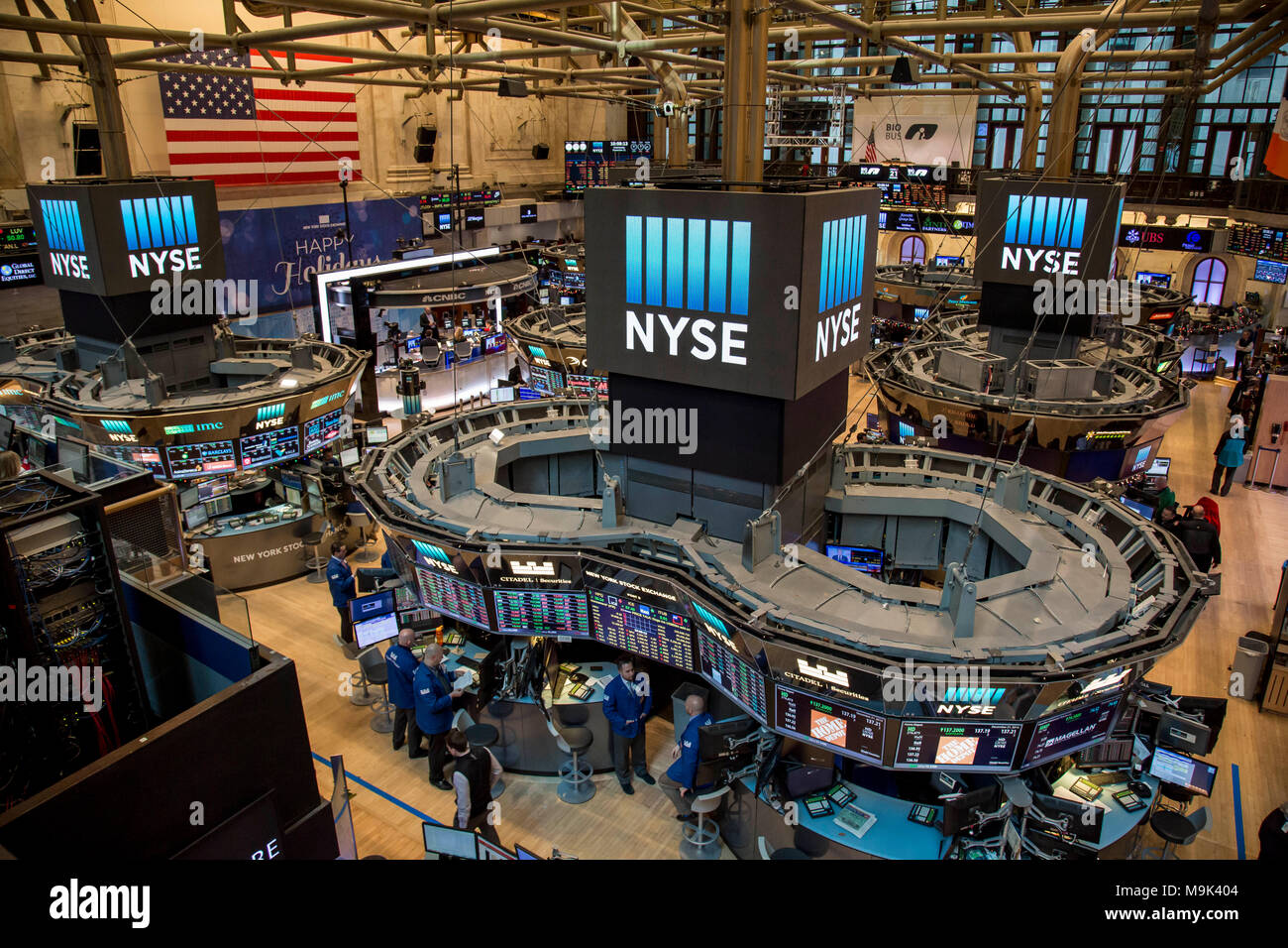 A birds-eye view of the New York Stock Exchange trading floor Stock ...