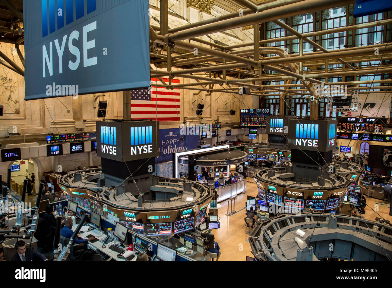 A birds-eye view of the New York Stock Exchange trading floor Stock ...