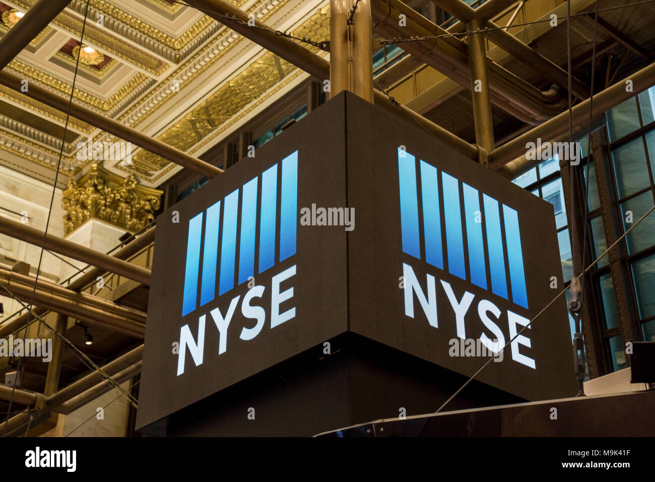 Nyse trading floor ipo hi-res stock photography and images - Alamy