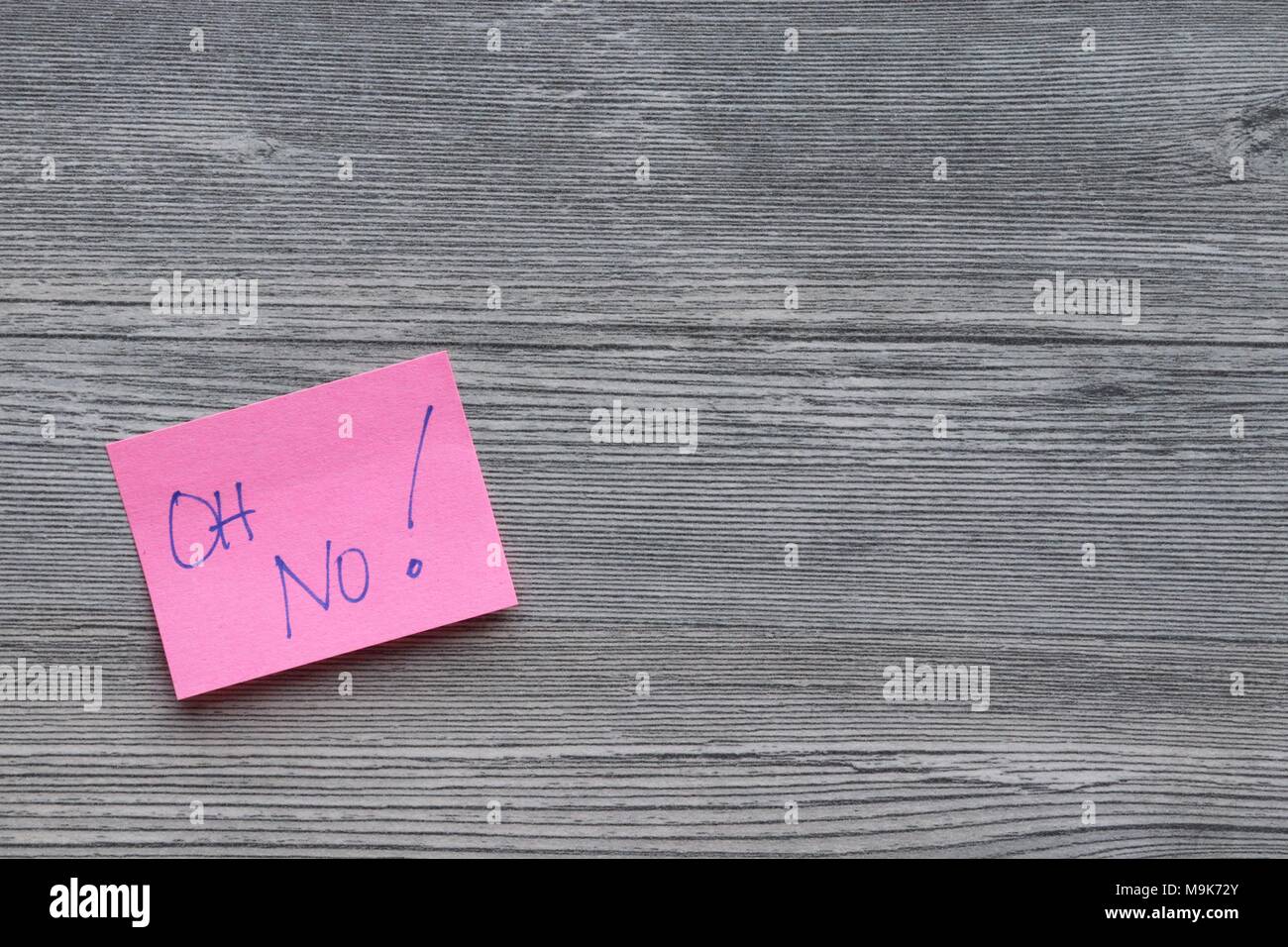 Post it notes, yes or no, choices, decisions, actions on grey plank ...