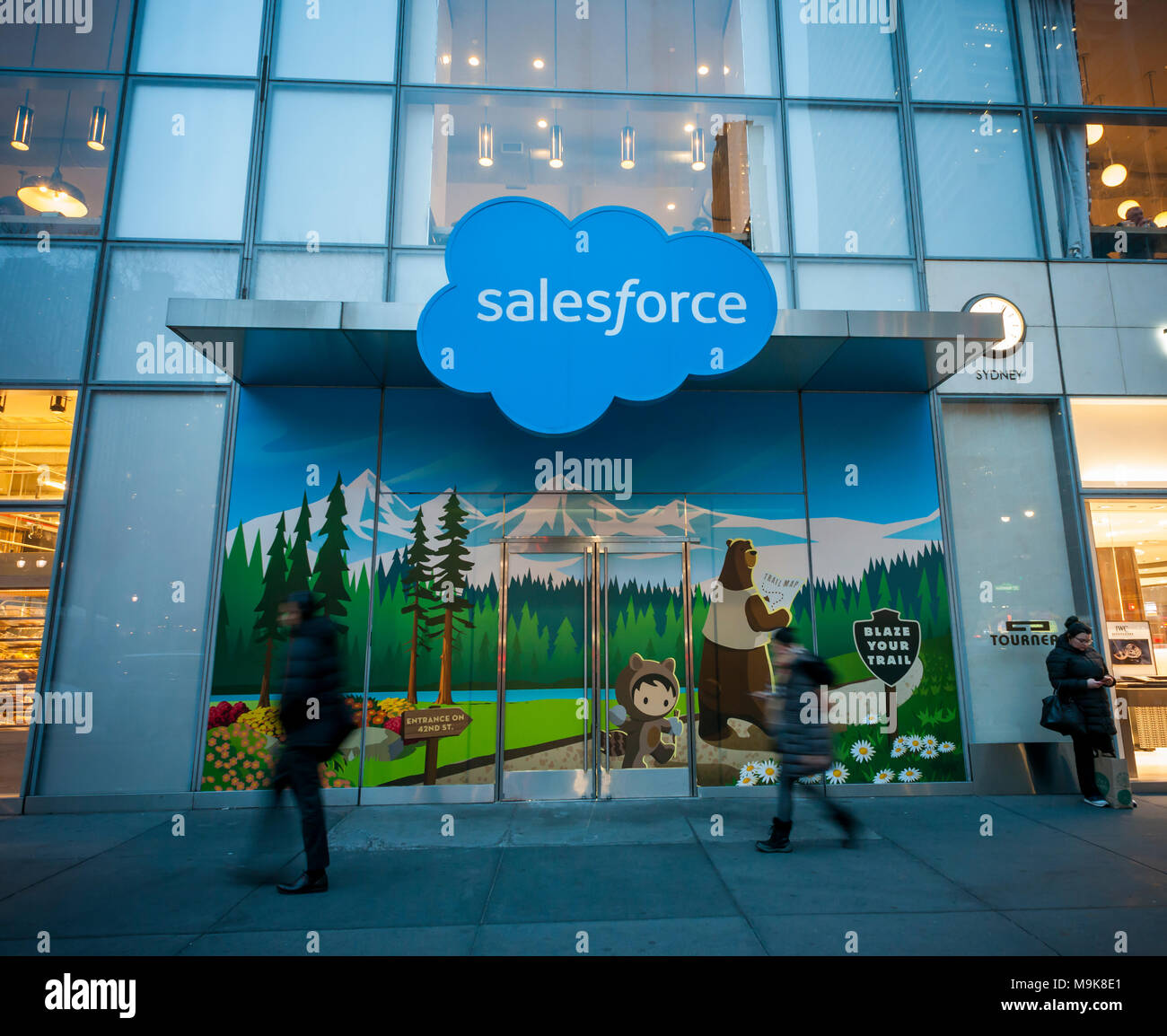 Salesforce tower hi-res stock photography and images - Alamy