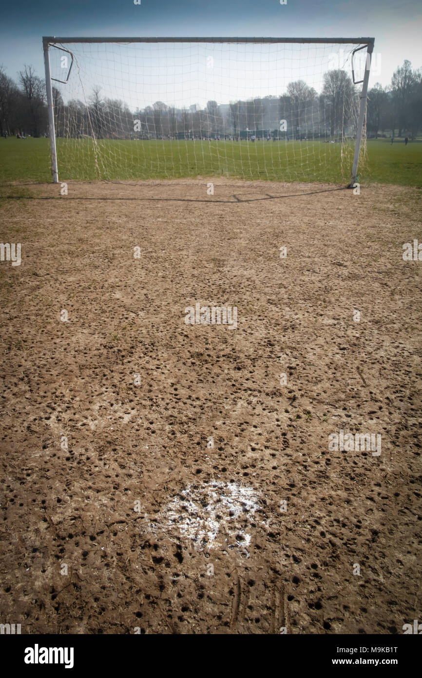 Muddy pitch hi-res stock photography and images - Alamy