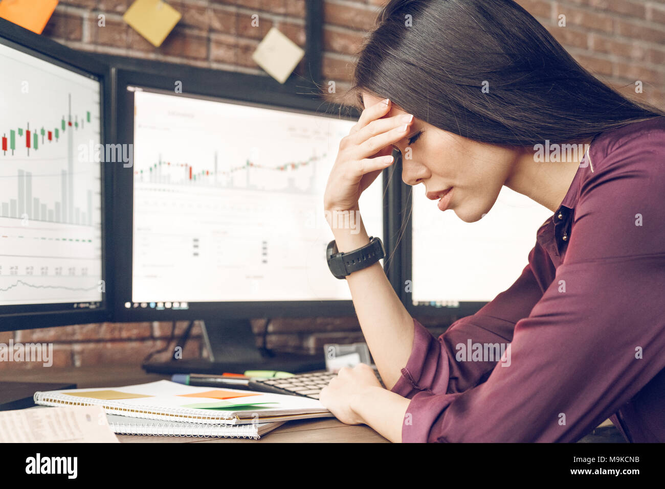 First day at work. Do not understand diagram. Indoor, studio shot ...