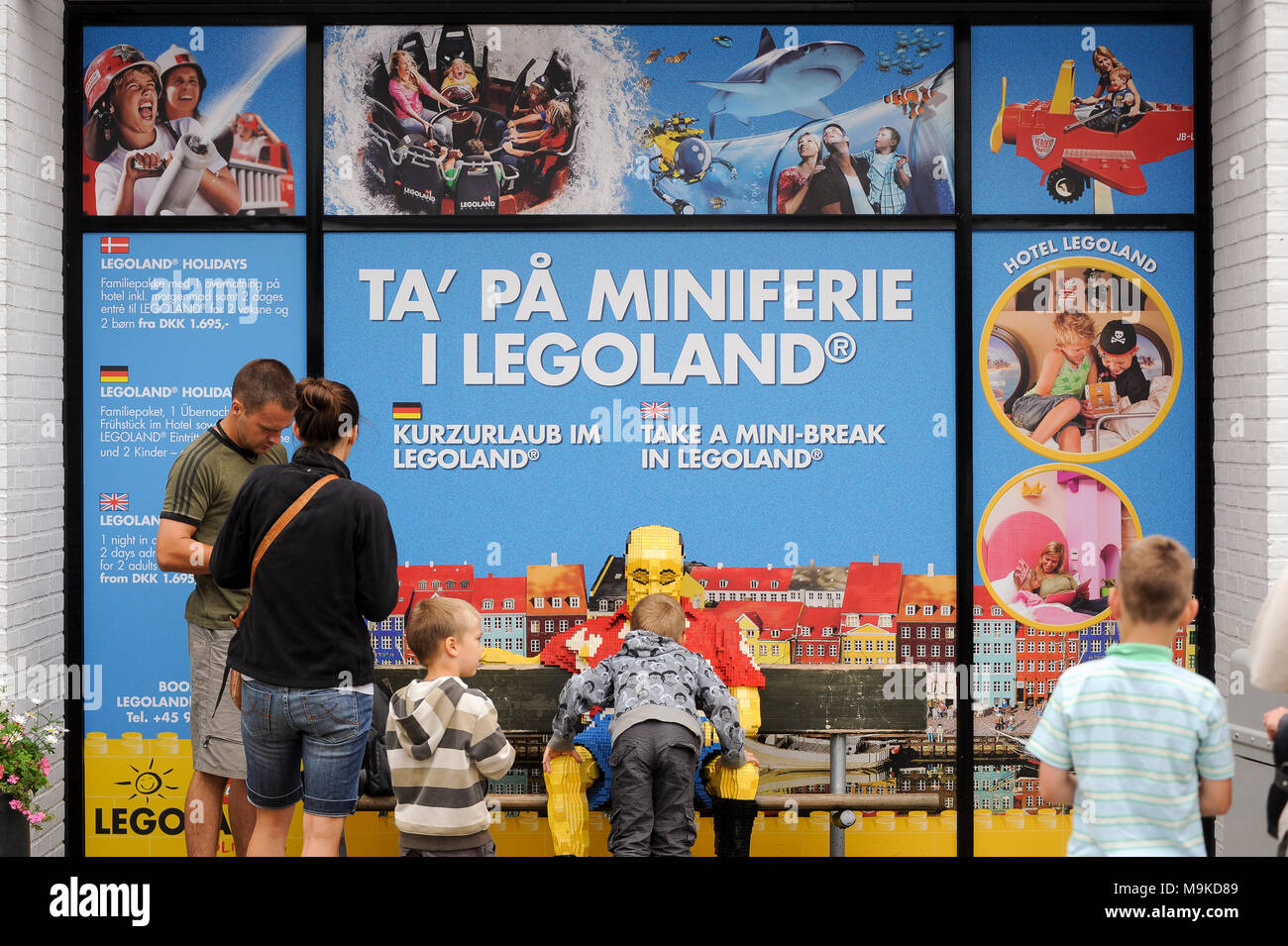 Lego bricks figure hi-res stock photography and images - Alamy