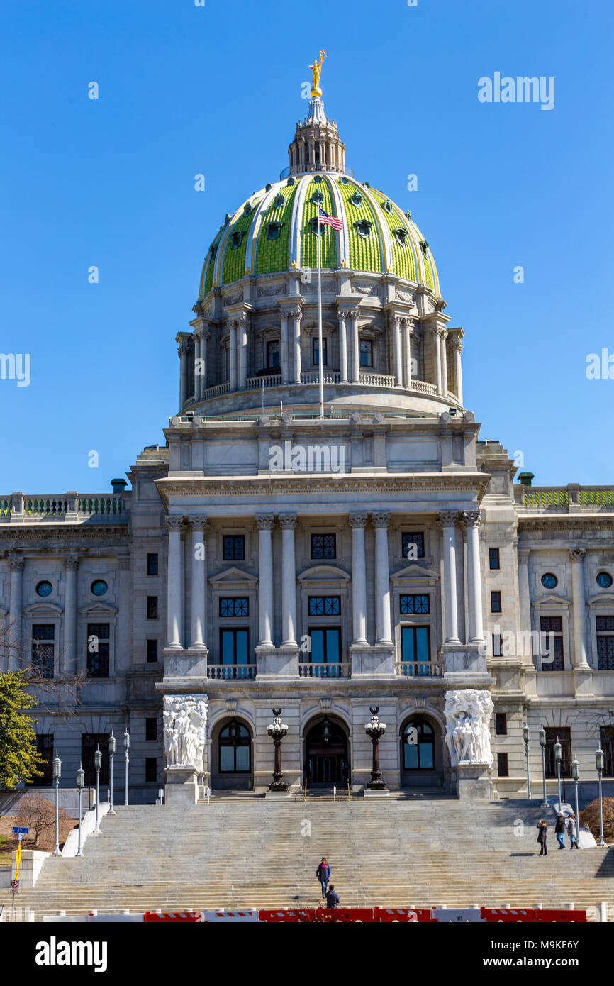 State capitol building pennsylvania in hi-res stock photography and ...