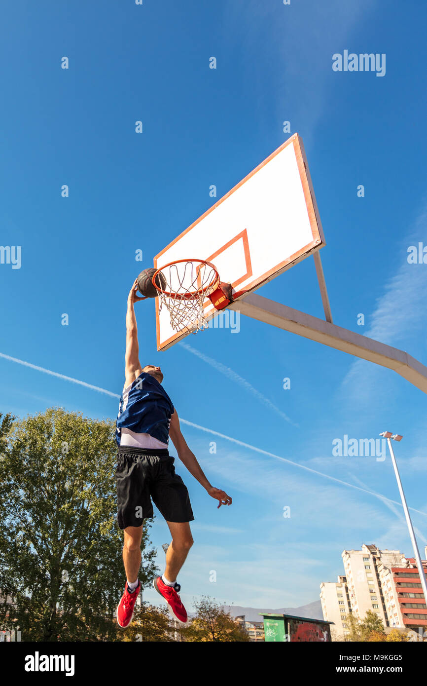 Manhattan basket landmark hi-res stock photography and images - Alamy