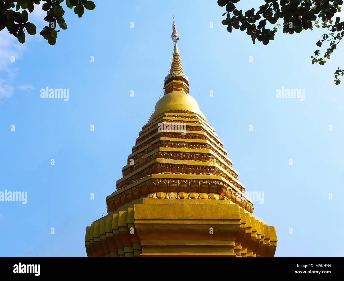 Texture of golden pagoda hi-res stock photography and images - Alamy
