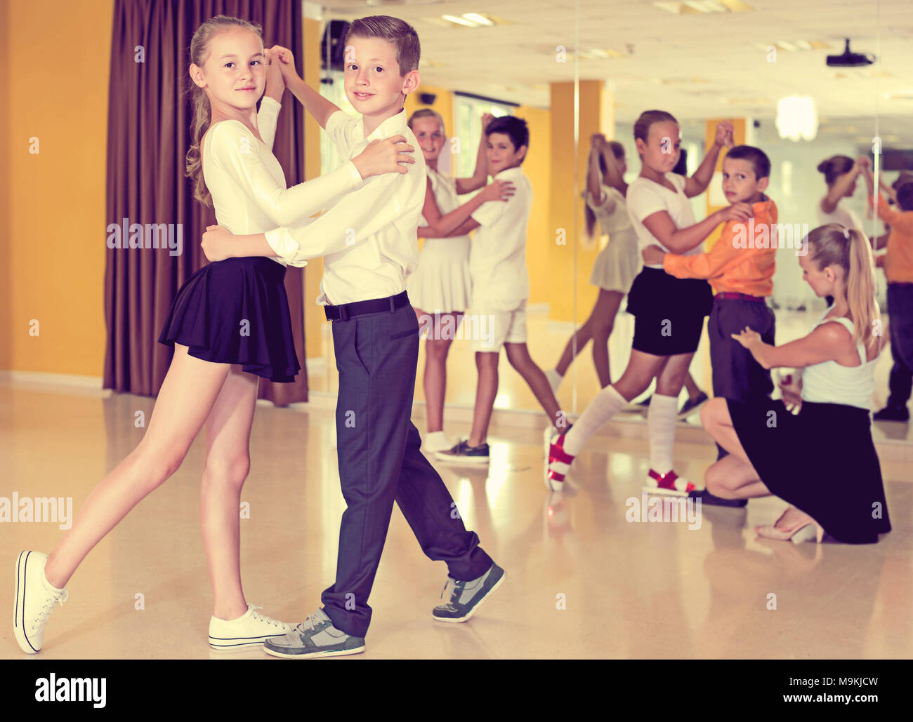 Young girls learning tango dance hi-res stock photography and images ...