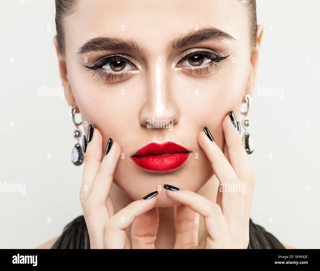 Celebrity fashion cosmetics model hi-res stock photography and images ...
