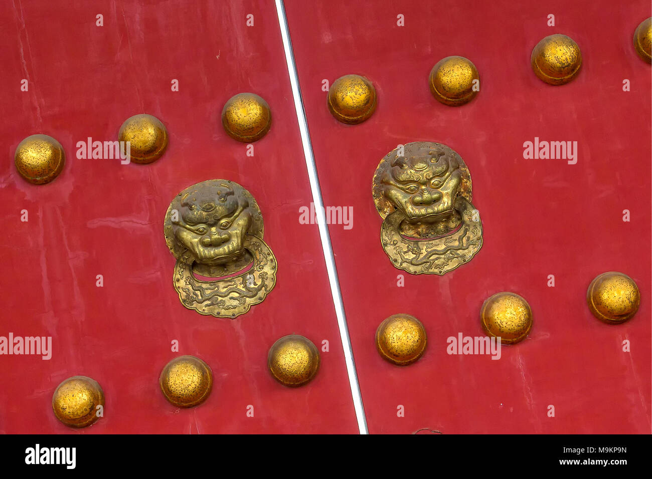 Gold doors hi-res stock photography and images - Alamy