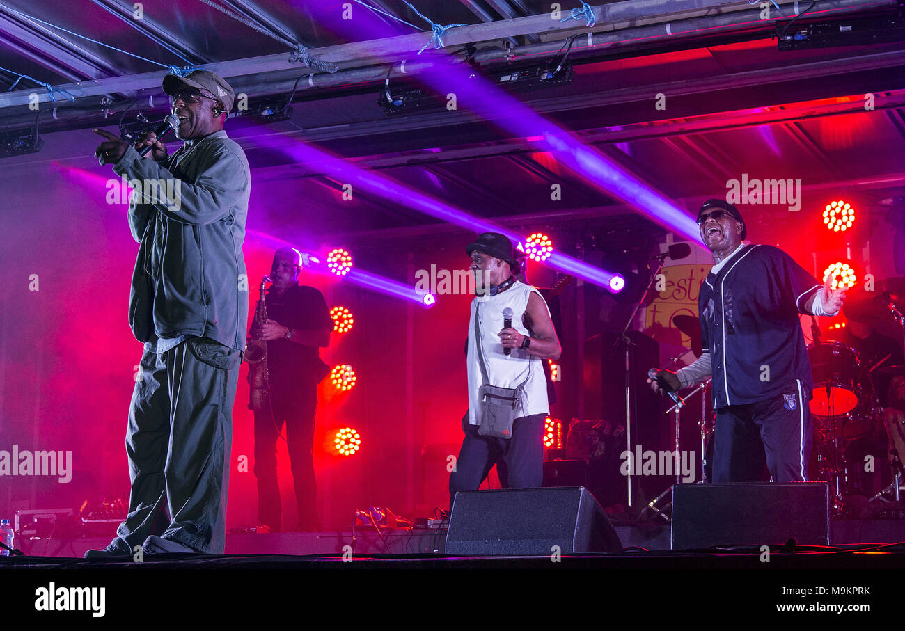 Chris amoo singer hi-res stock photography and images - Alamy