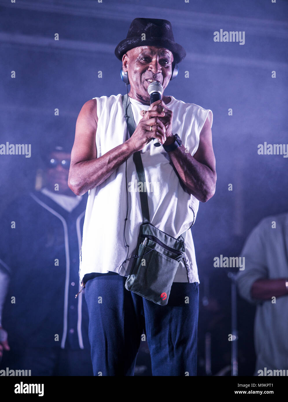 Chris amoo singer hi-res stock photography and images - Alamy