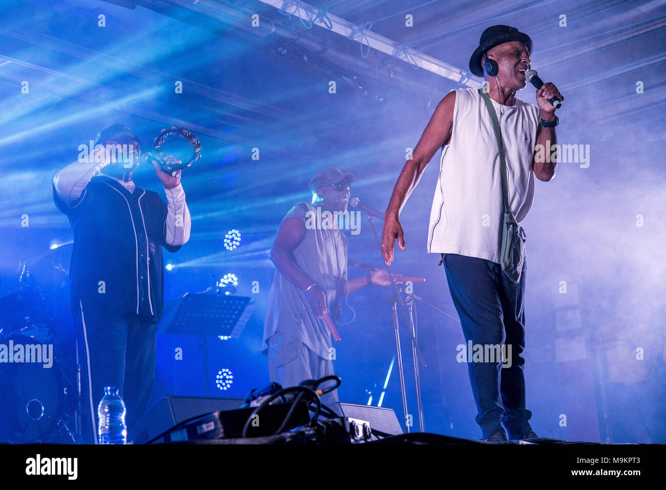 Chris amoo singer hi-res stock photography and images - Alamy