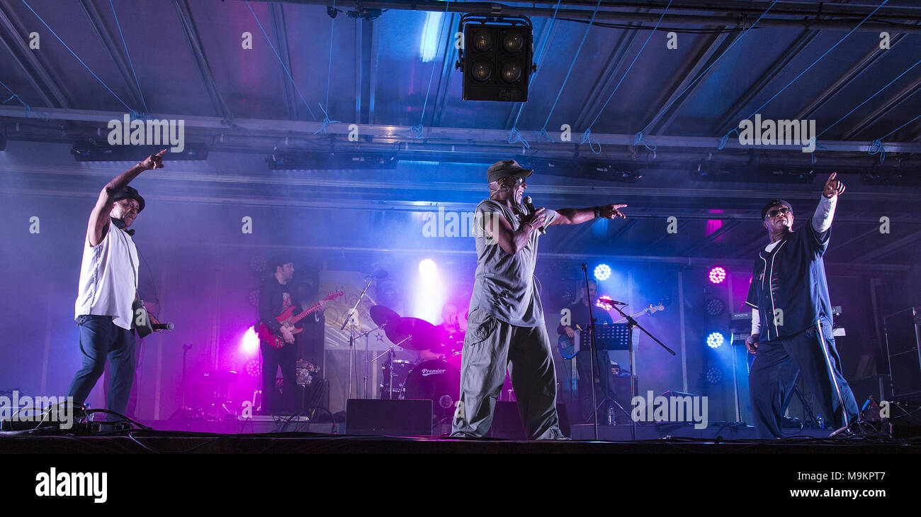 Chris amoo singer hi-res stock photography and images - Alamy