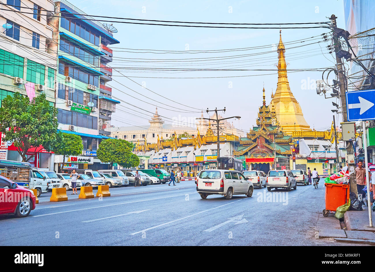 Sule pagoda in busy downtown yangon hi-res stock photography and images ...