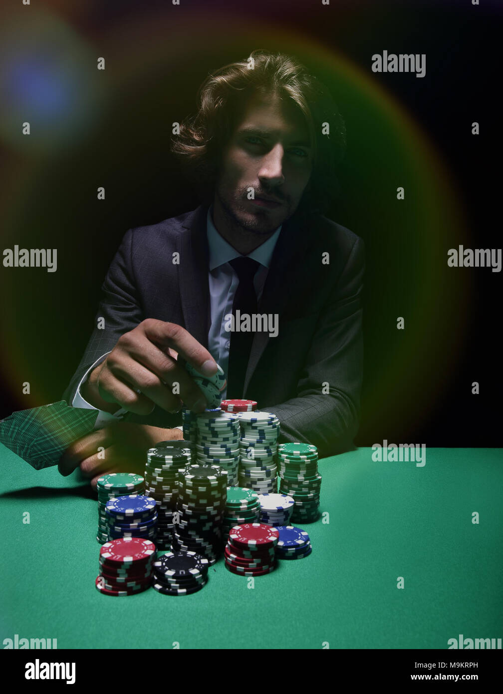 Peeking cards hi-res stock photography and images - Alamy