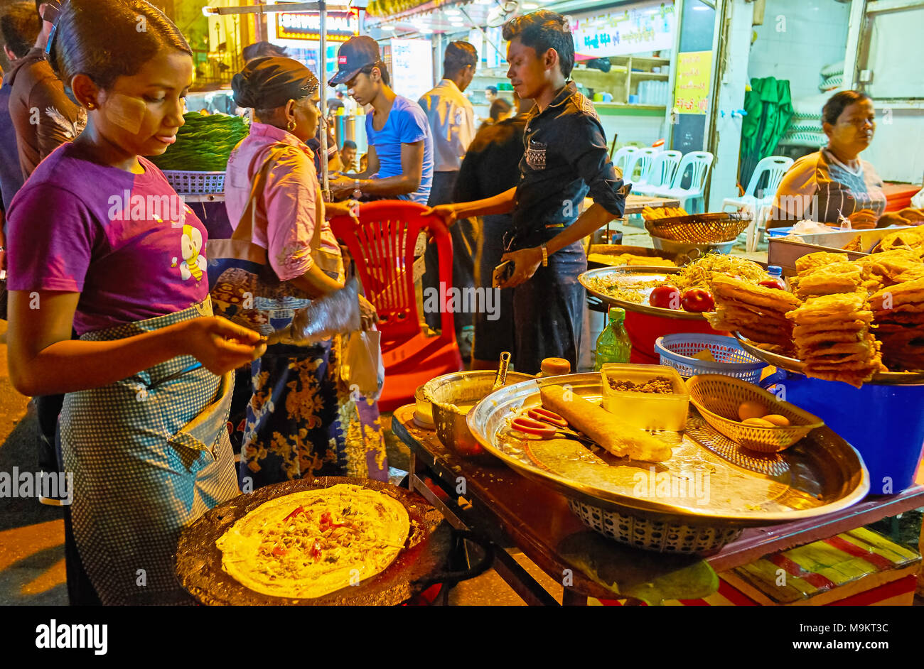 Burmese street food hi-res stock photography and images - Alamy