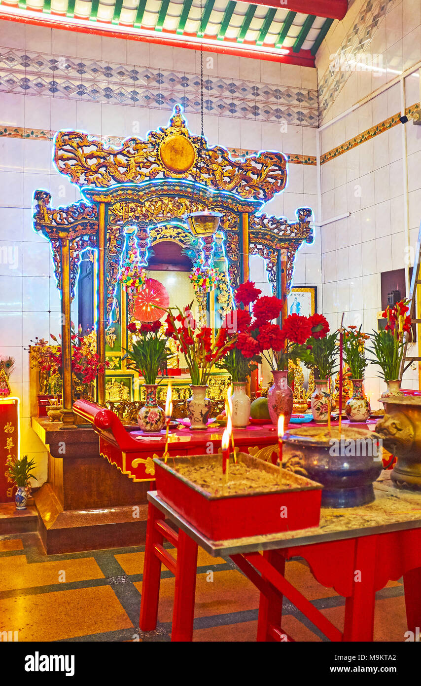 Sacrificial tables hi-res stock photography and images - Alamy