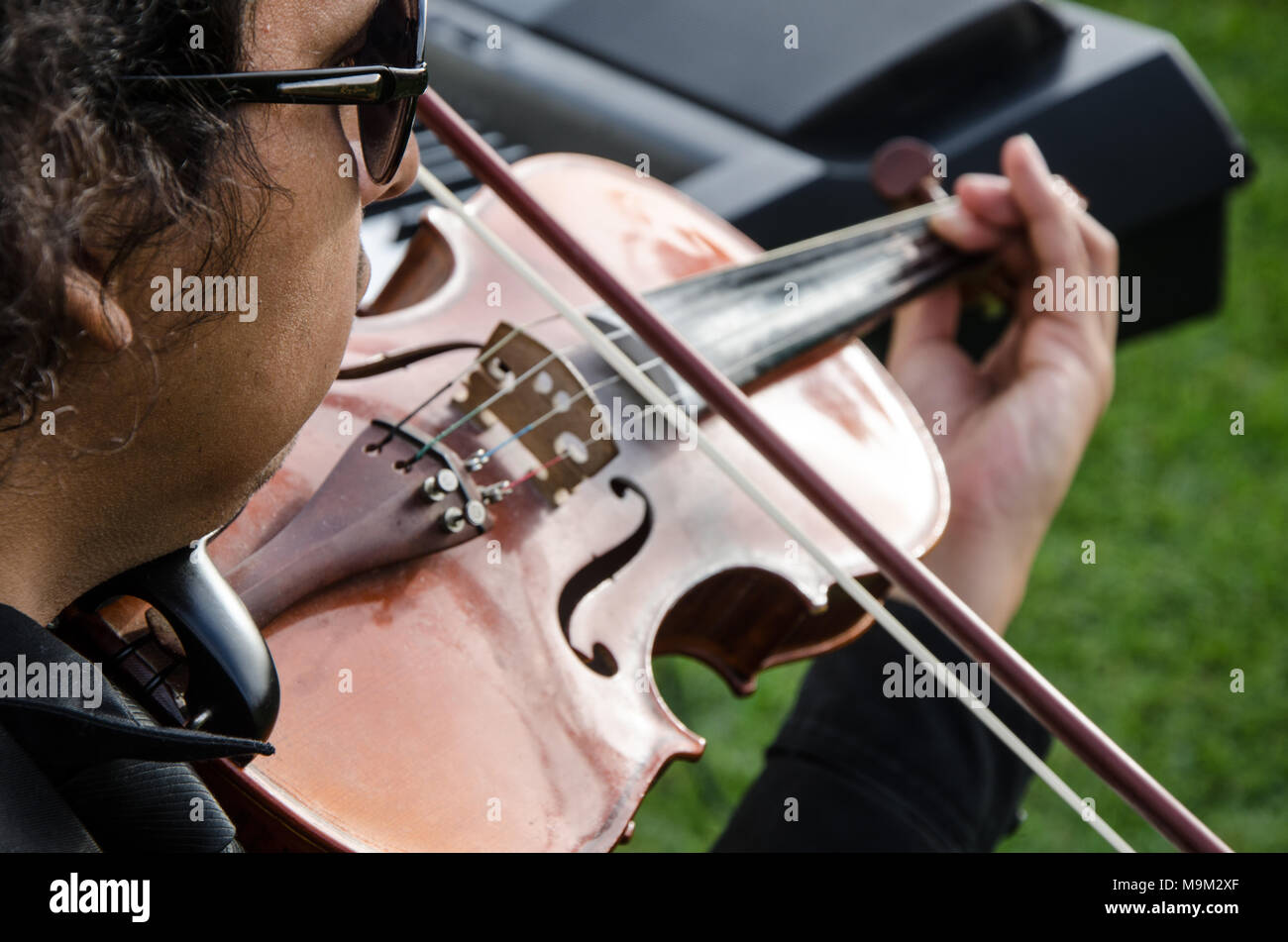 Street Musician Playing Violin High Resolution Stock Photography and ...