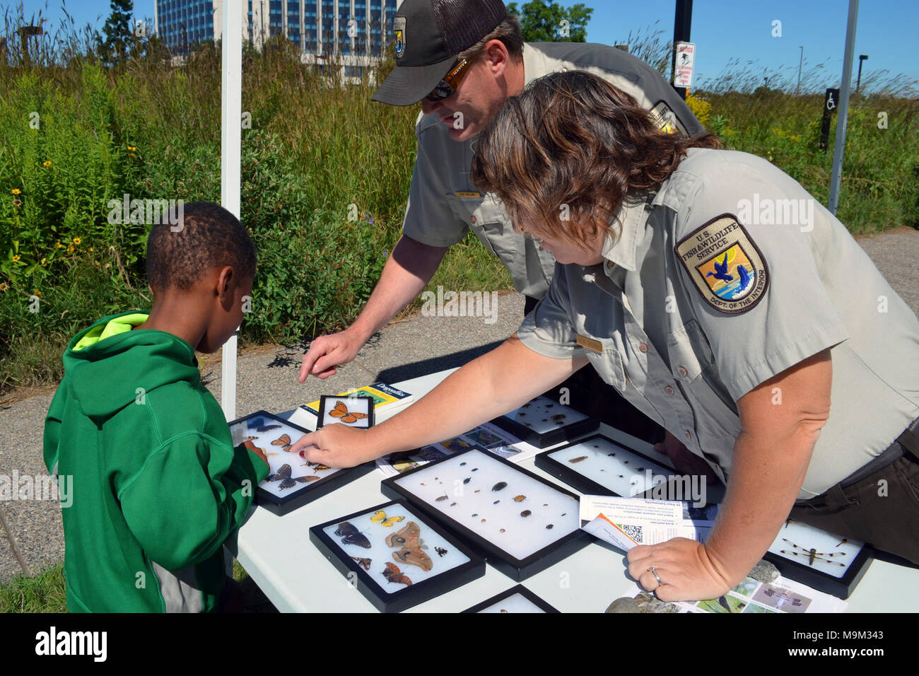Usfws uniform hi-res stock photography and images - Alamy
