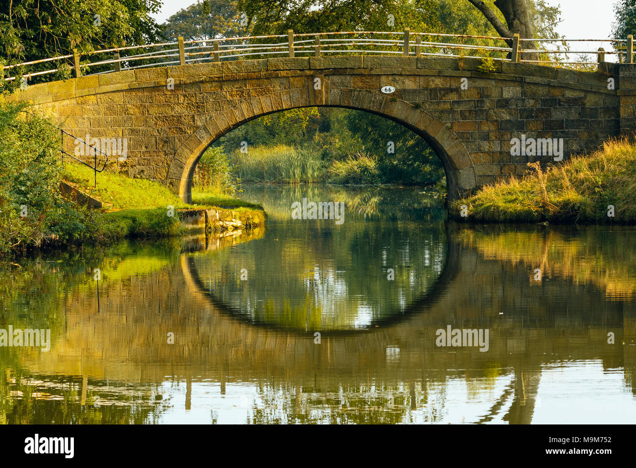 Lancaster canal bridge hi-res stock photography and images - Alamy