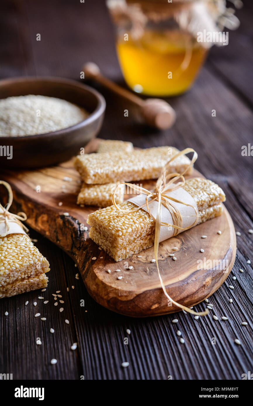 Sesame seed candy bars hi-res stock photography and images - Alamy