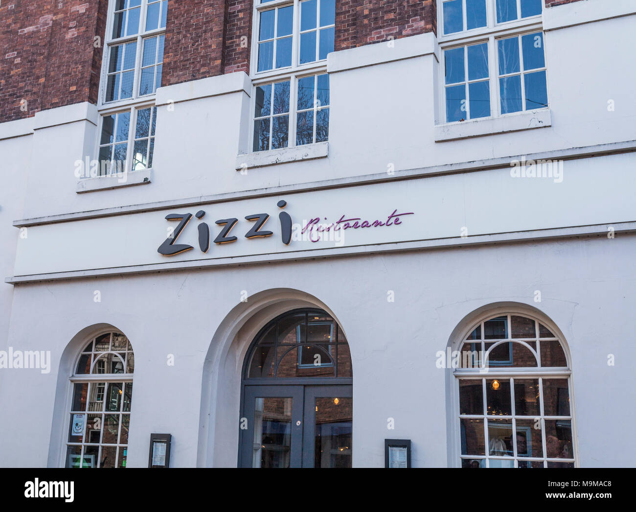 Zizzi restaurant hi-res stock photography and images - Alamy