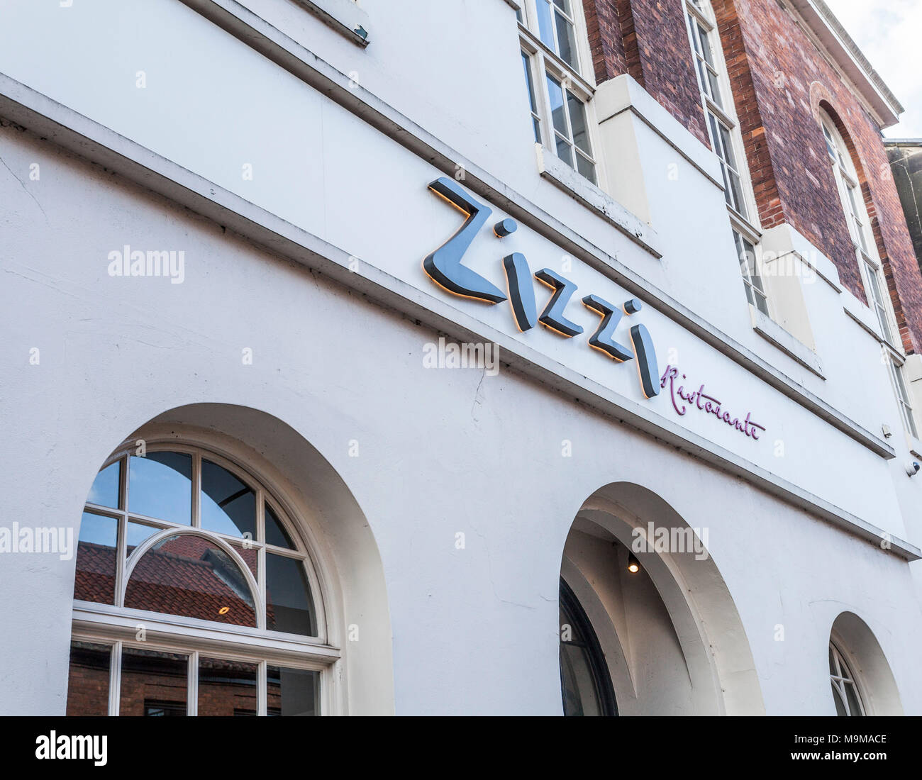 Zizzi restaurant hi-res stock photography and images - Alamy