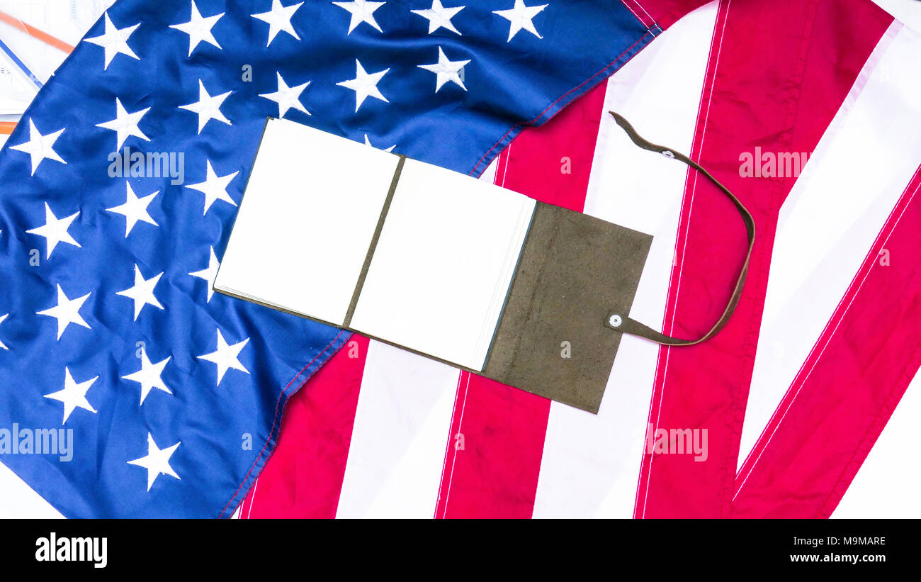 Flag of Unired States of America with note on it Stock Photo - Alamy