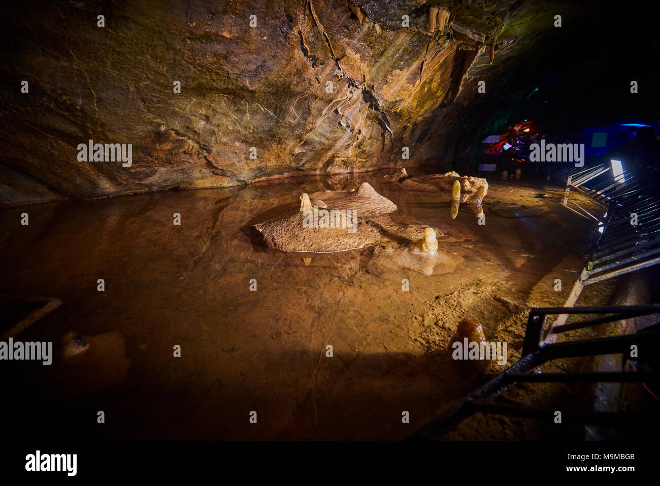 Cheddar gorge cheese caves hi-res stock photography and images - Alamy
