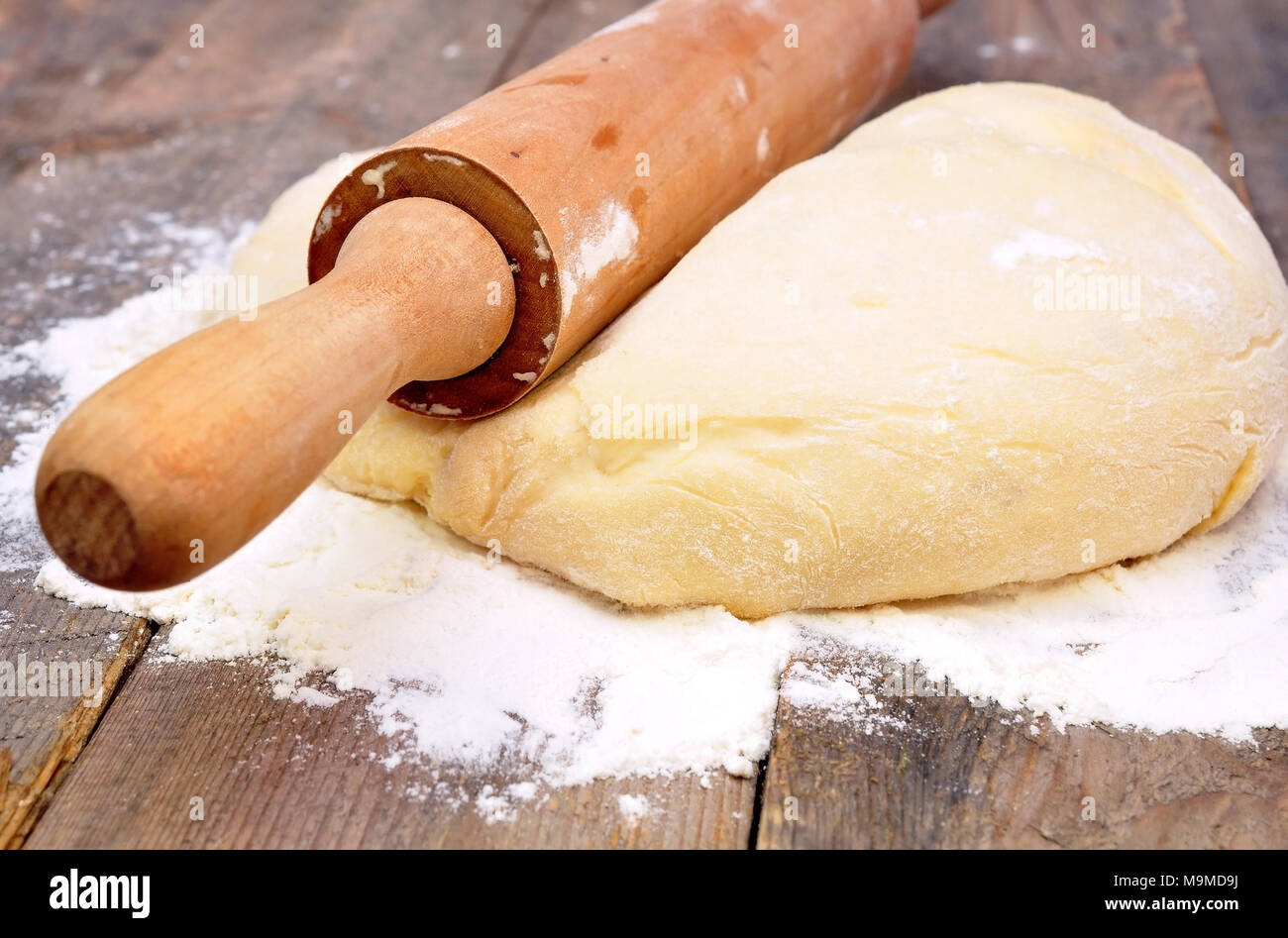 Rolling out pie dough hi-res stock photography and images - Alamy
