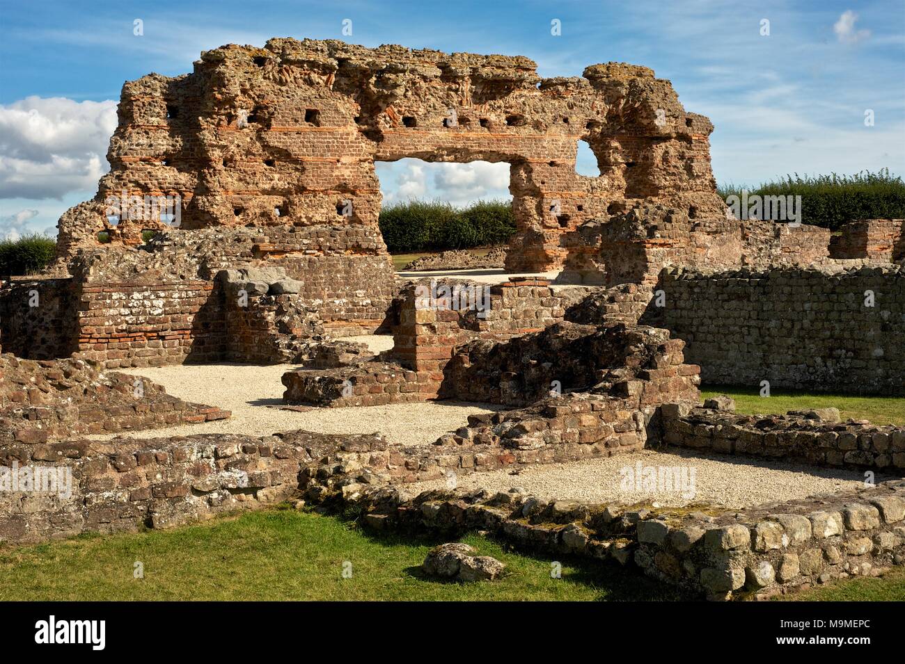 Romans standing hi-res stock photography and images - Alamy