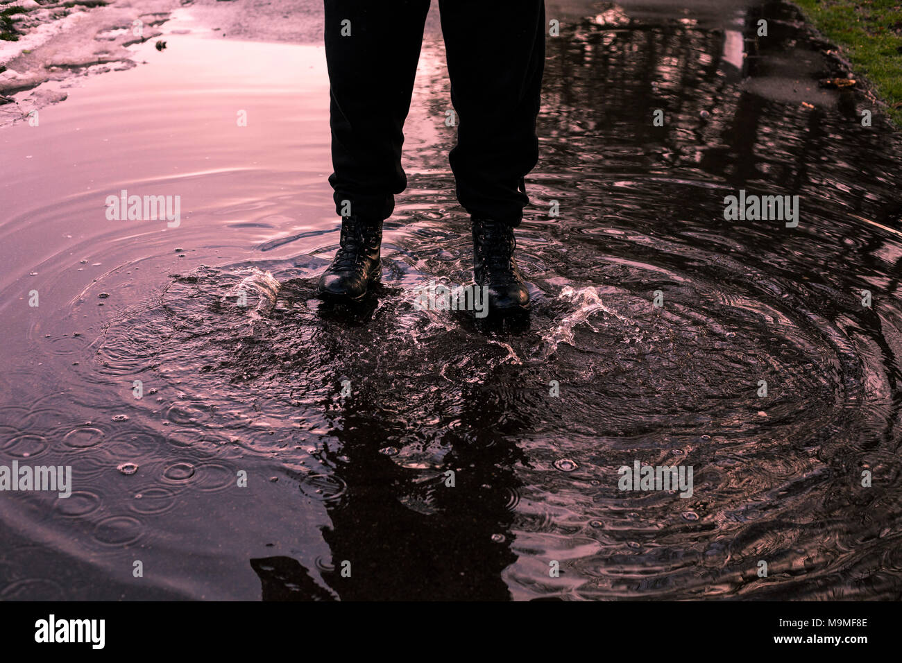 Melbourne puddle hi-res stock photography and images - Alamy