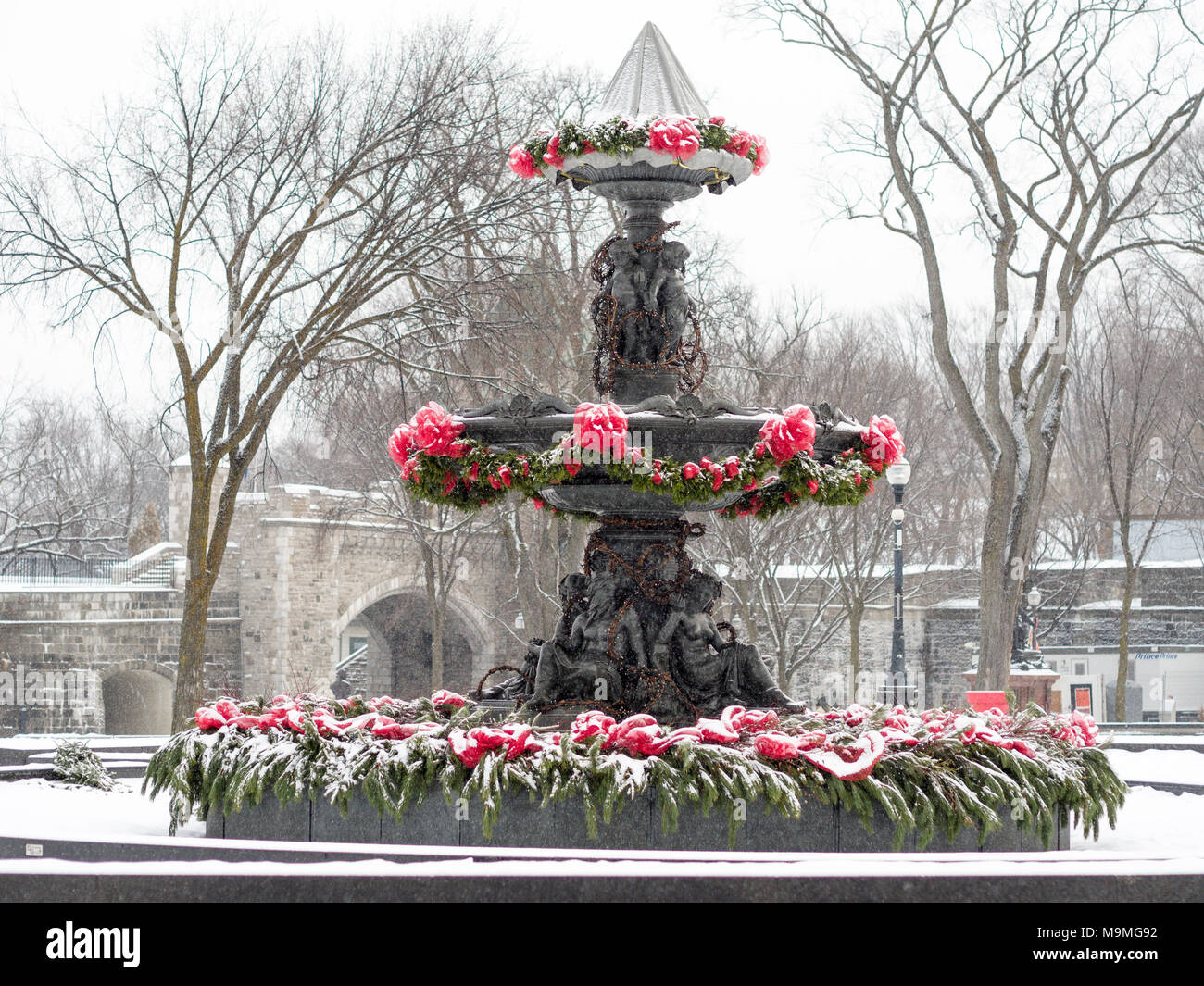 Fontaine de Tourny in Winter: The fountain that graces the circle ...