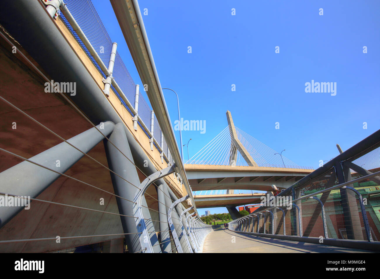 Boston, Zakim Bunker Hill Memorial Bridge Stock Photo - Alamy