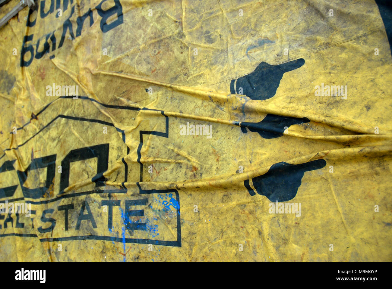 Old tarp sign hi-res stock photography and images - Alamy