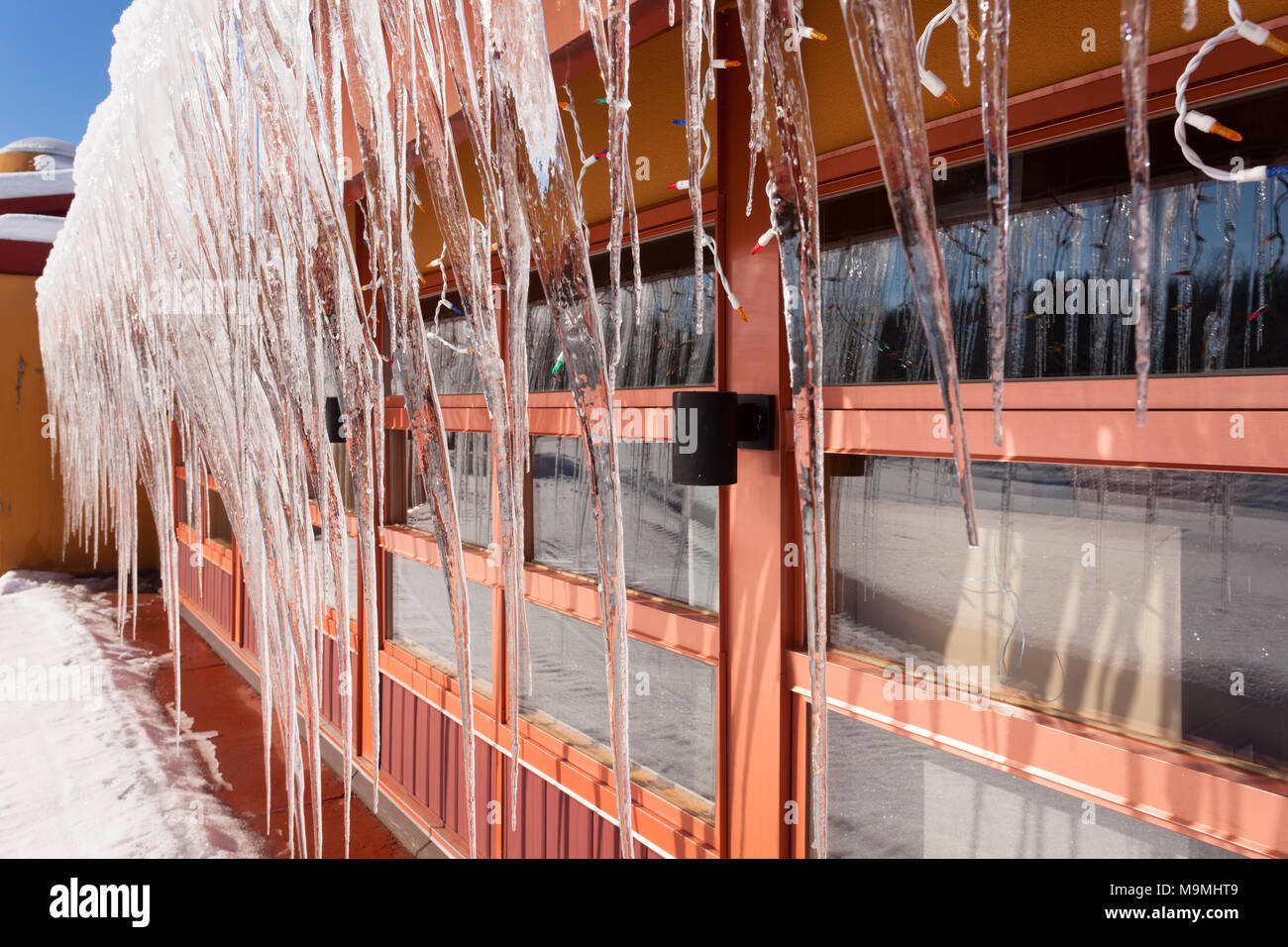 Icicle hanging from buildings hi-res stock photography and images - Alamy