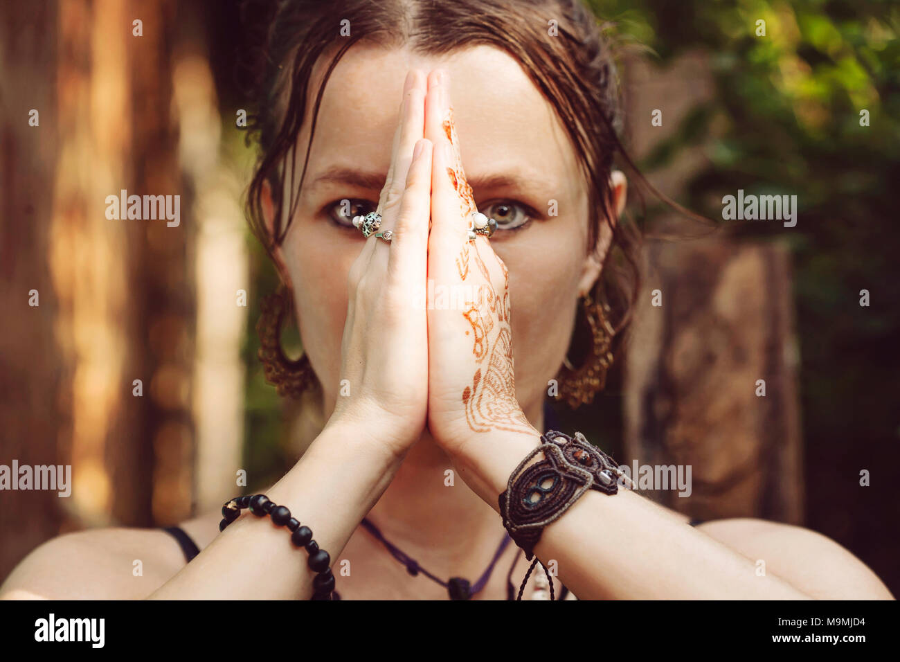 Woman mudra namaste hi-res stock photography and images - Alamy