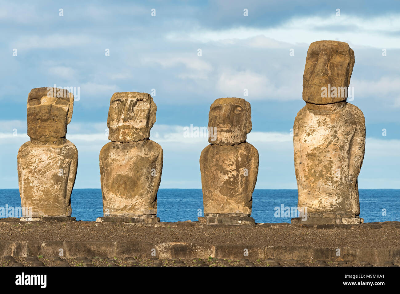 Ahu ahu hi-res stock photography and images - Alamy
