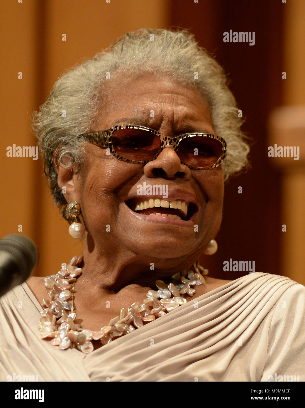Dr maya angelou hi-res stock photography and images - Alamy