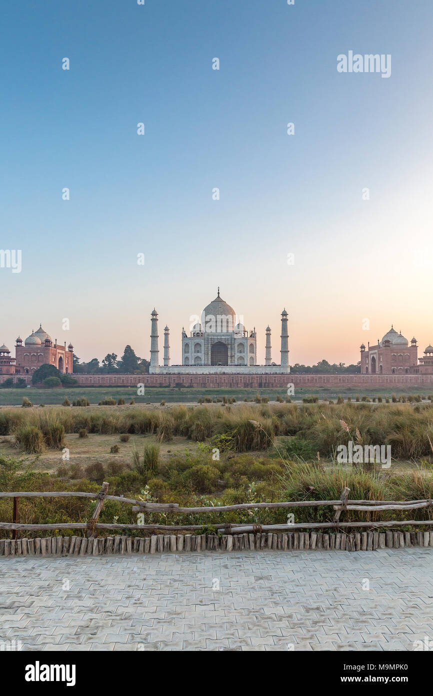 Taj Mahal, seen from across the Yamuna River, Agra, Uttar Pradesh ...
