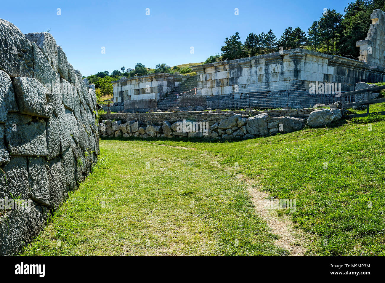 Samnite temple hi-res stock photography and images - Alamy