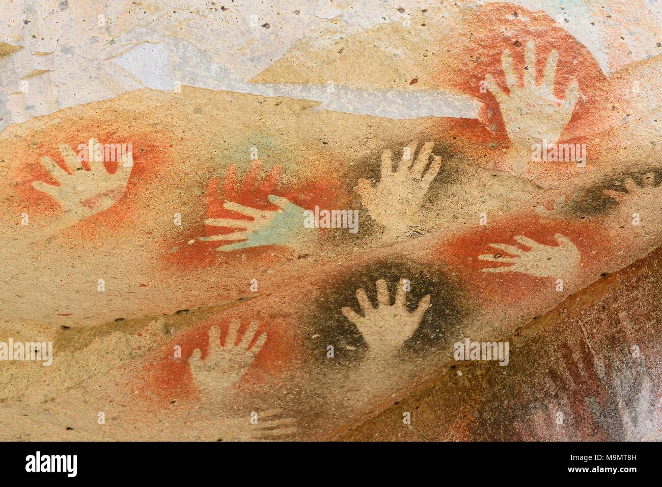 Cave paintings in the Cave of Hands, Cueva de las Manos, UNESCO World ...