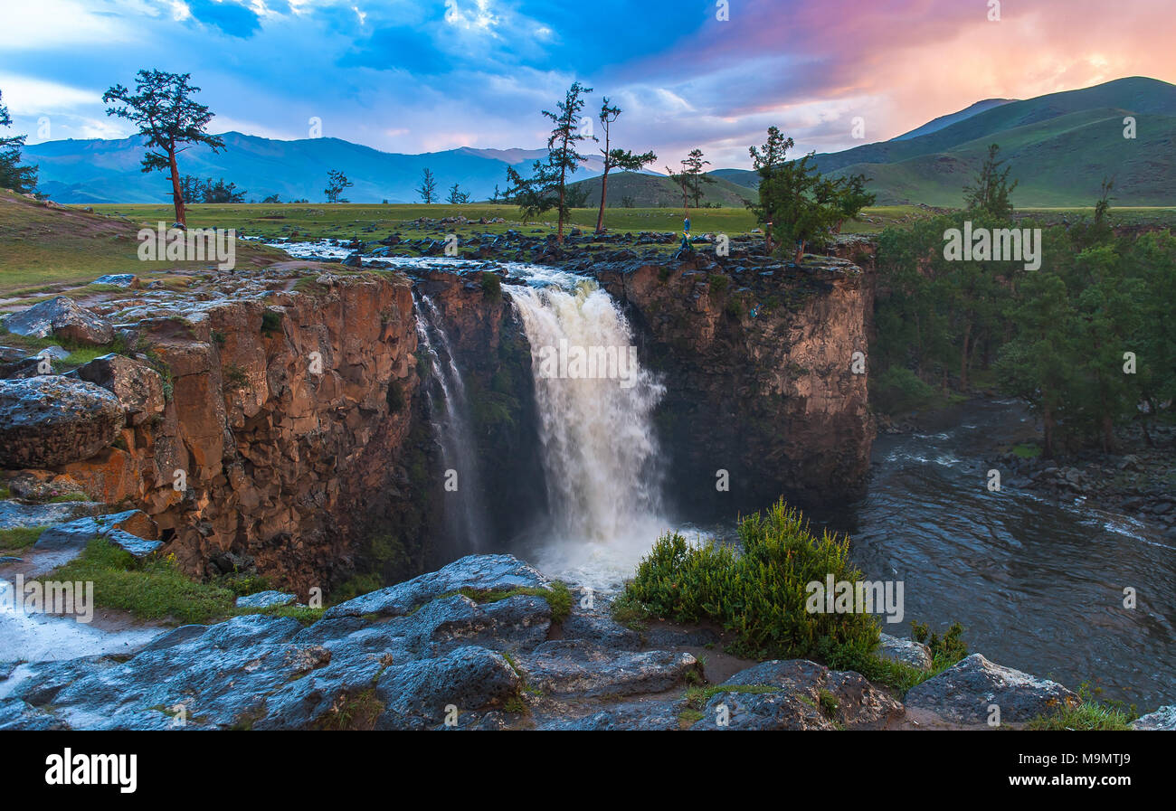 Waterfalls view hi-res stock photography and images - Alamy