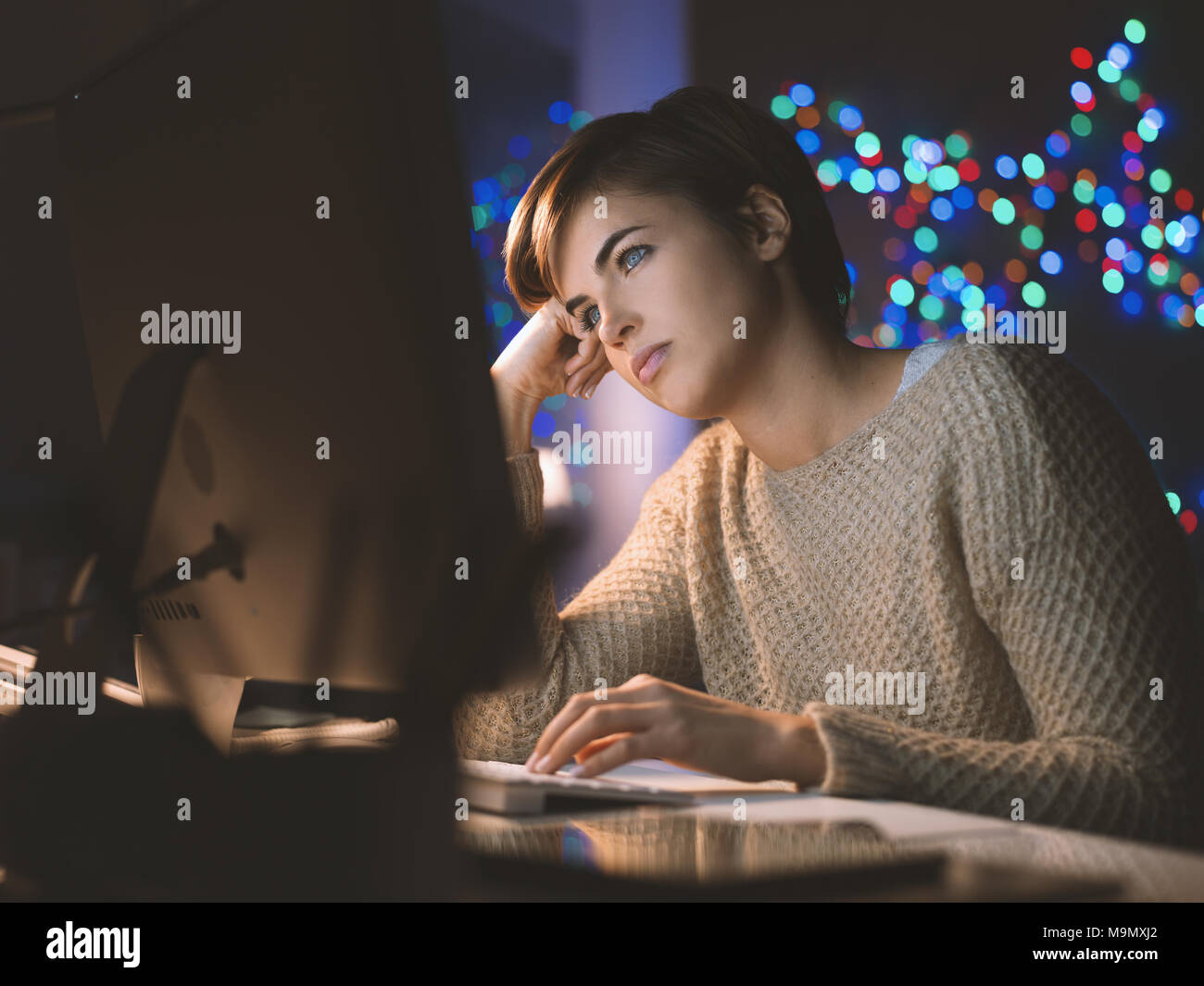 Bored office desk staring computer hi-res stock photography and images ...